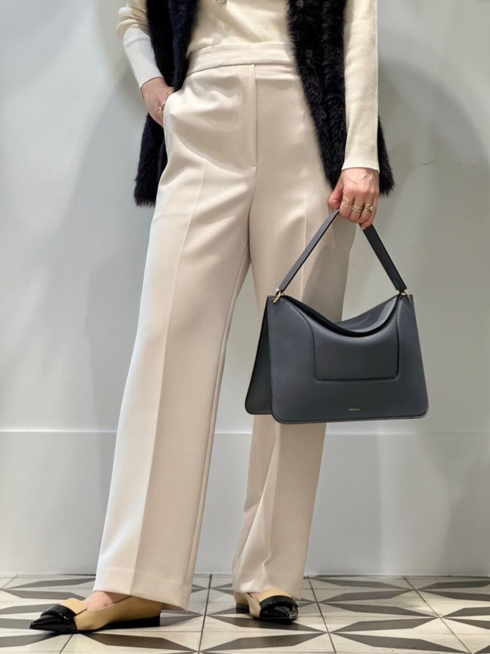 Nito_TOMORROWLAND(TOMORROWLAND 丸の内店)｜BALLSEYのスラックスを使ったコーディネート - WEAR