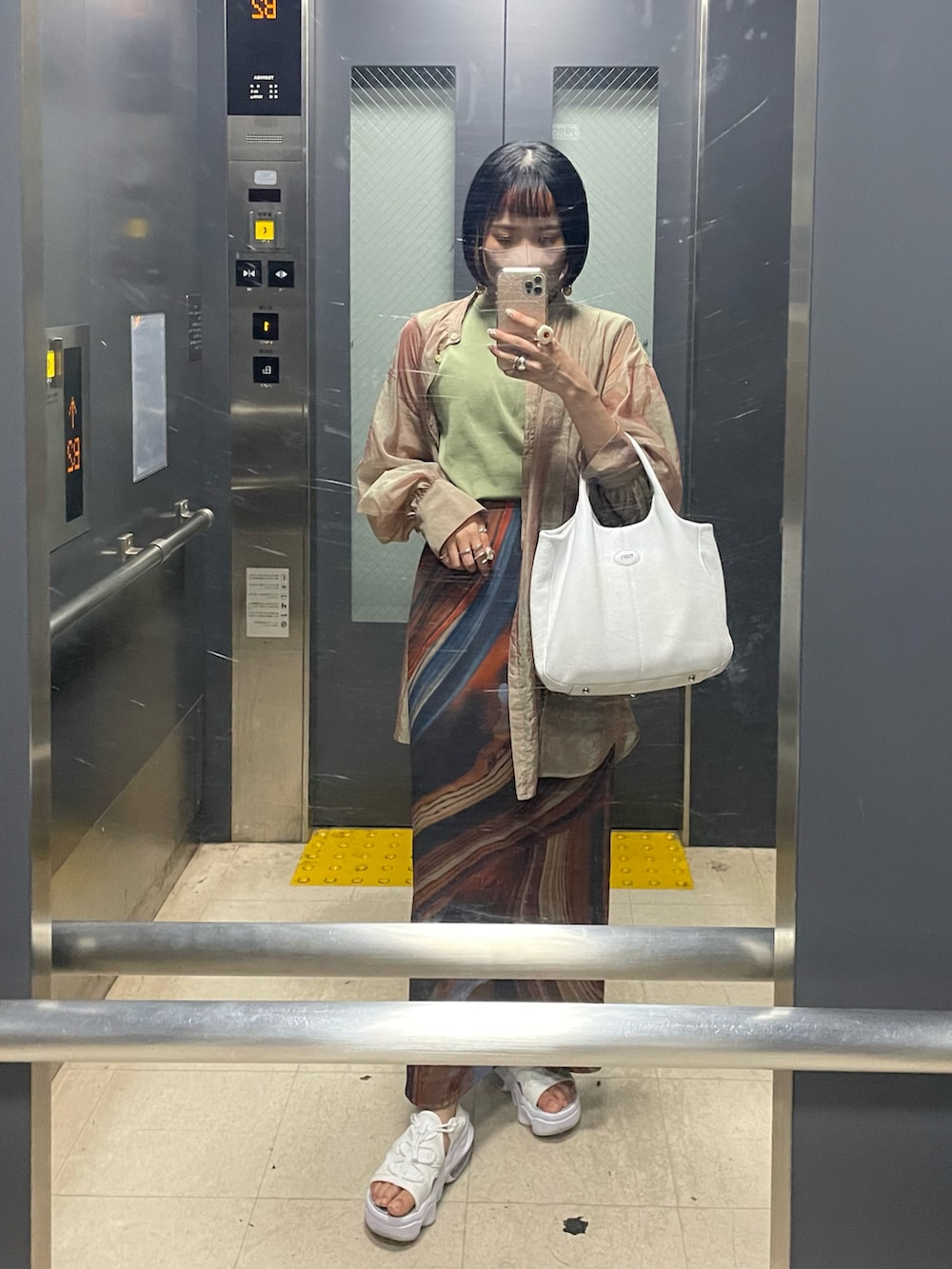 Wakana｜TOD’Sのバッグを使ったコーディネート - WEAR