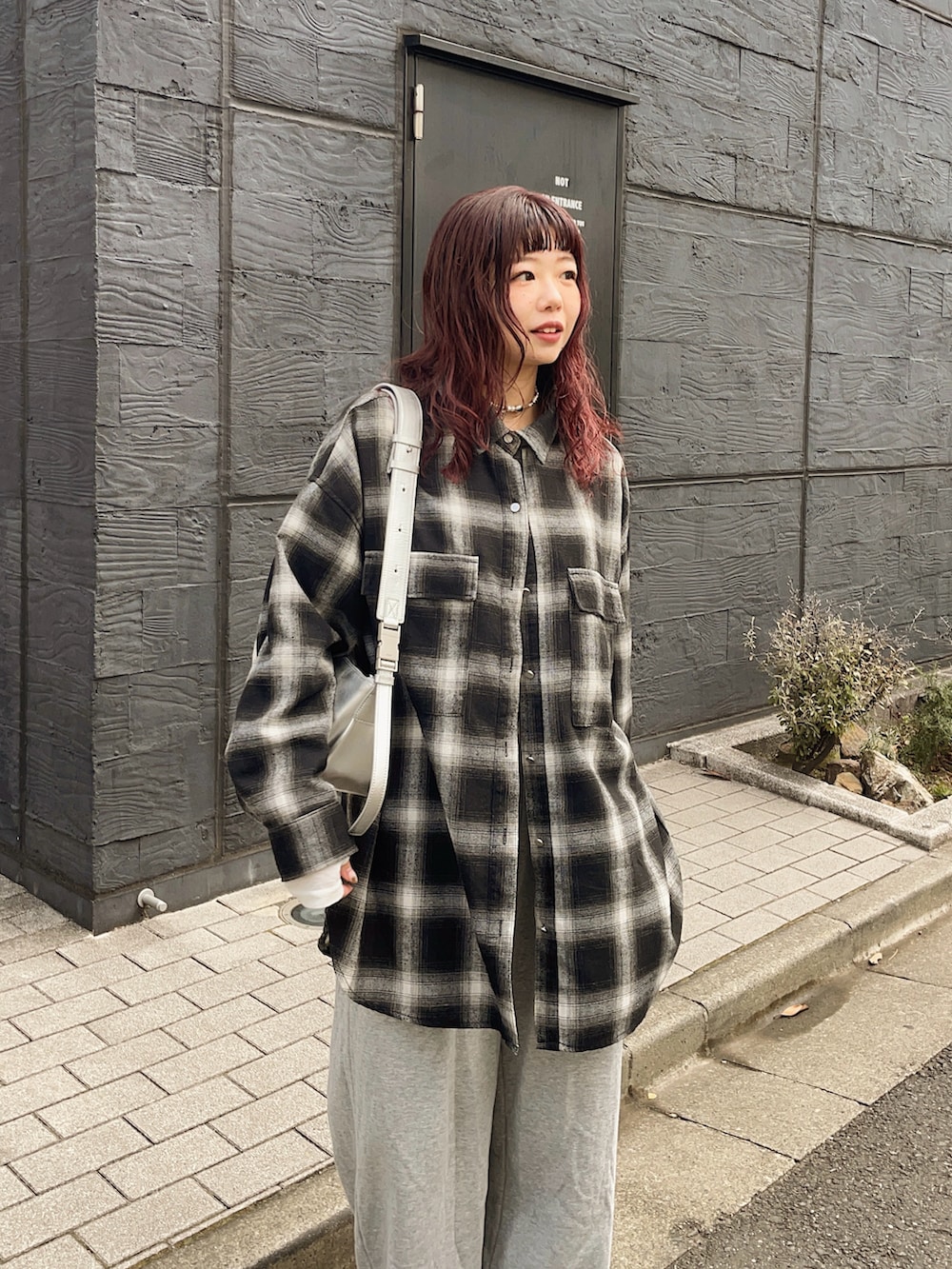 UKI｜OSOIのショルダーバッグを使ったコーディネート - WEAR