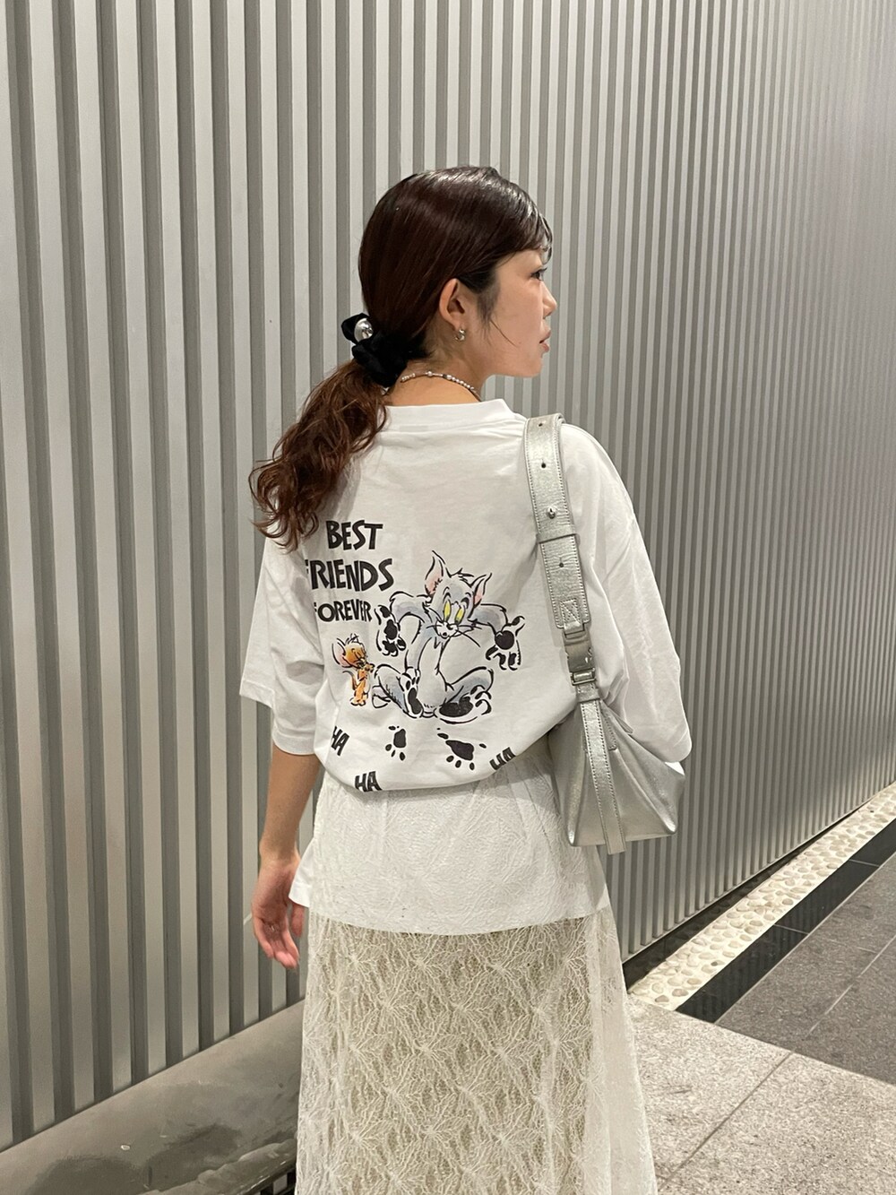 UKI｜ILL'SのTシャツ/カットソーを使ったコーディネート - WEAR