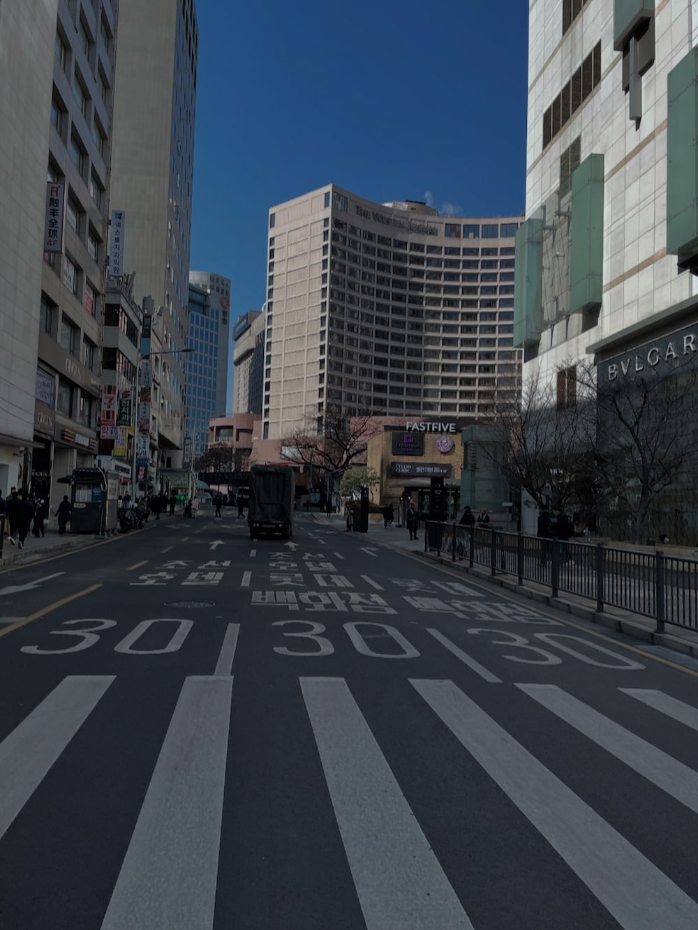 pradox.xlv｜Jaded Londonのトップスを使ったコーディネート - WEAR