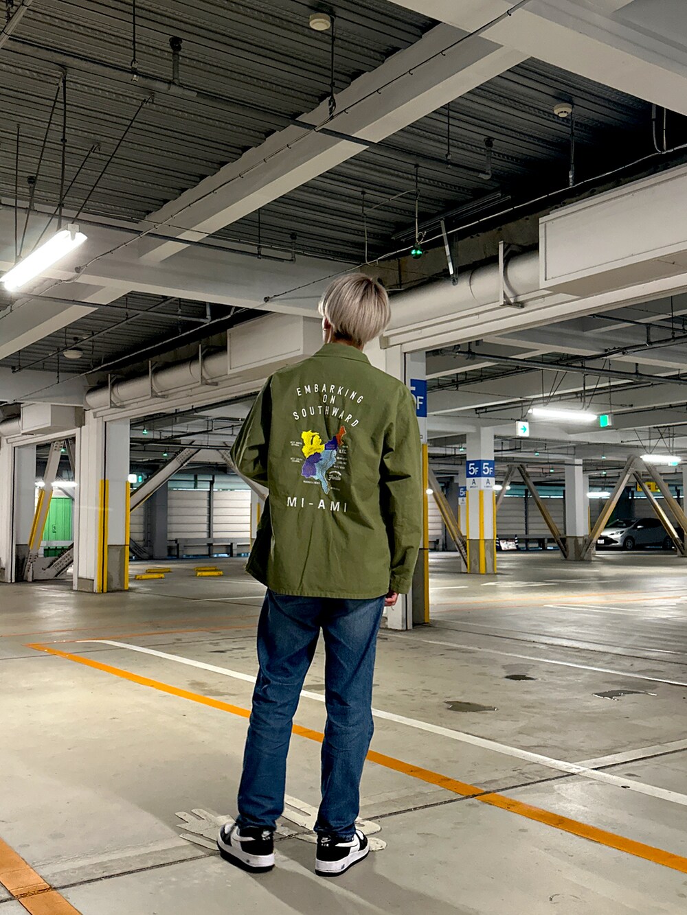 AOKI(AVIREX MOZO ワンダーシティ)｜AVIREXのデニムパンツを使ったコーディネート - WEAR