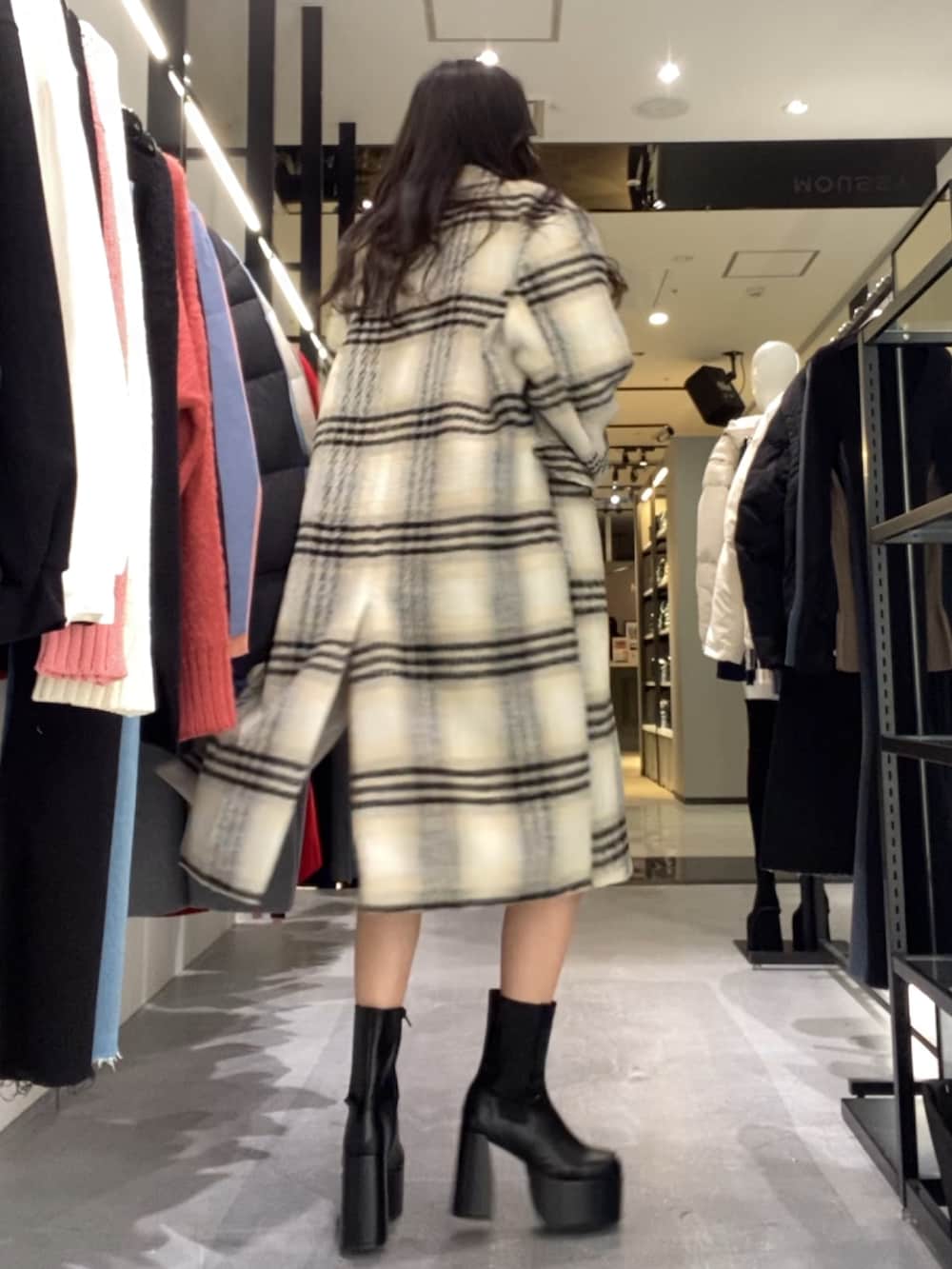 中村樹李亜(EMODA)｜EMODAのスカートを使ったコーディネート - WEAR