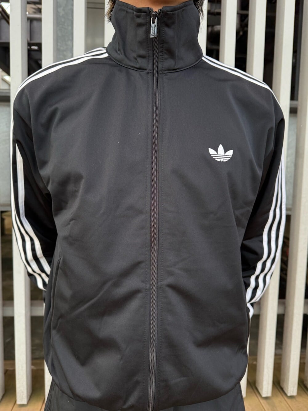 上質なエッセンシャル ワイドパンツ、ハンドボール スペツィアル Lo Pro / Handball Spezial Lo Proのアディダス ...