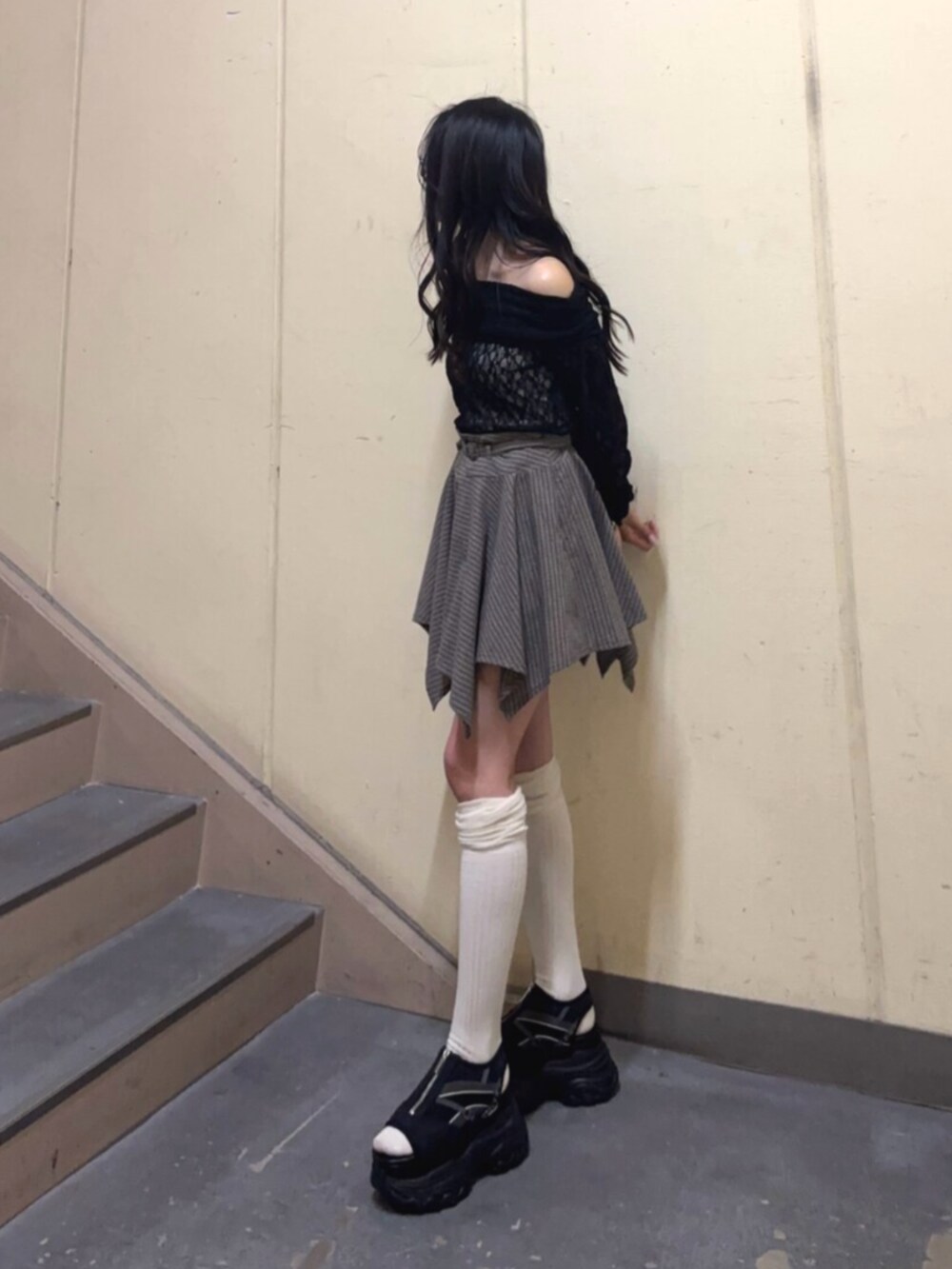 西村涼楓(EMODA)｜EMODAのTシャツ/カットソーを使ったコーディネート - WEAR