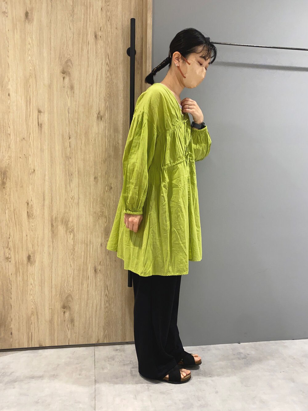 Lisa(Melan Cleuge 八尾リノアス)｜Melan Cleugeのパンツを使ったコーディネート - WEAR