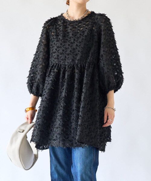 un dix cors（アンディコール）の「《予約》《ふわっと広がるエアリーな雰囲気》前後2WAYカットジャガードチュニック（）」 - WEAR