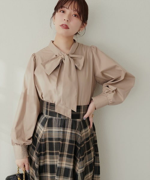 natural couture（ナチュラルクチュール）の「【ako】シャーリングカフスBIGボータイブラウス（）」 - WEAR