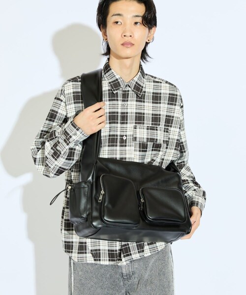 Lui's（ルイス）の「【Neucon/ニューコン】 スクエアマルチポケットショルダーバッグ（）」 - WEAR