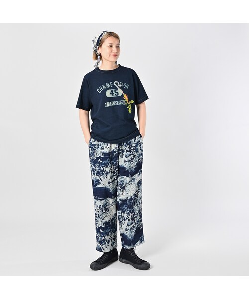 45R（フォーティファイブアール）の「チャメレイオンベタッチカレッジプリントの908Tシャツ（インディゴ）（）」 - WEAR