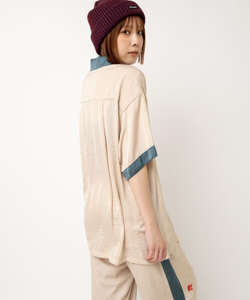 RNA（アールエヌエー）の「【6月下旬納期】B2917 スーベニアシャツ（）」 - WEAR