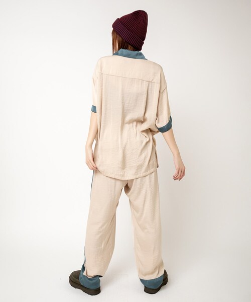 RNA（アールエヌエー）の「【6月下旬納期】B2917 スーベニアシャツ（）」 - WEAR