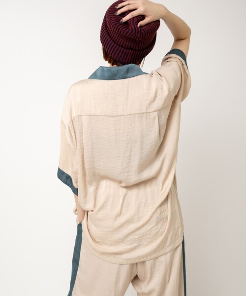 RNA（アールエヌエー）の「B2917 スーベニアシャツ（）」 - WEAR