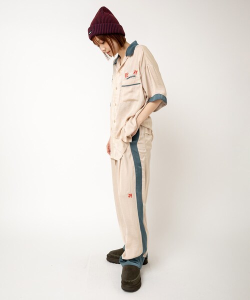 RNA（アールエヌエー）の「B2917 スーベニアシャツ（）」 - WEAR