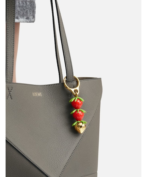 LOEWE（ロエベ）の「Strawberry Charm（）」 - WEAR