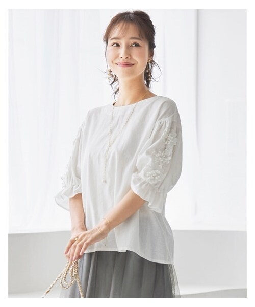 nissen（ニッセン）の「大きいサイズ 綿100％7分ボリューム袖花モチーフブラウス（OtonaSMILE）（シャツ/ブラウス）」 - WEAR