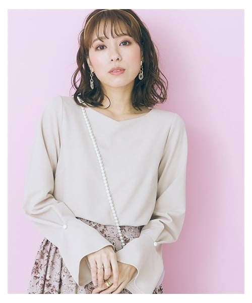 nissen（ニッセン）の「大きいサイズ袖口パール調ボタン付きハートネックカットソーmarun（Tシャツ/カットソー）」 - WEAR